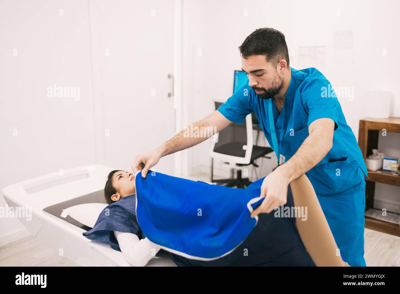 Diagnostic imaging hi-res stock photography and images - Alamy