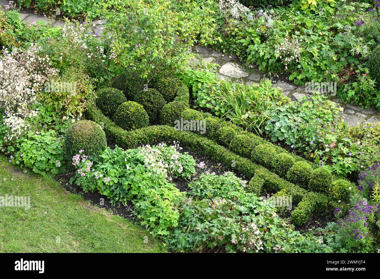 Topiary key hi-res stock photography and images - Alamy