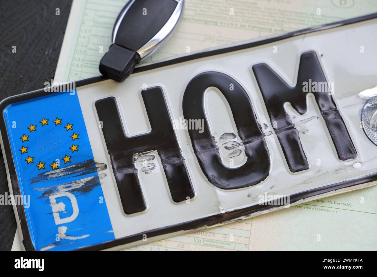 Broken car number plate hi-res stock photography and images - Alamy