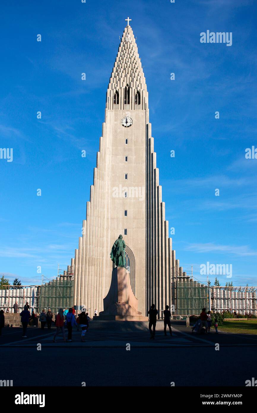 Hallgrimskirche hi-res stock photography and images - Alamy