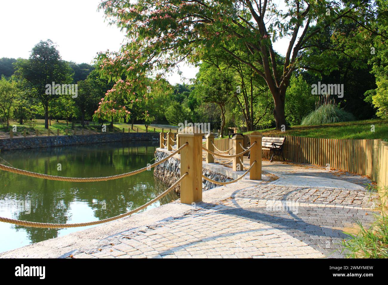 Rope railing hi-res stock photography and images - Alamy