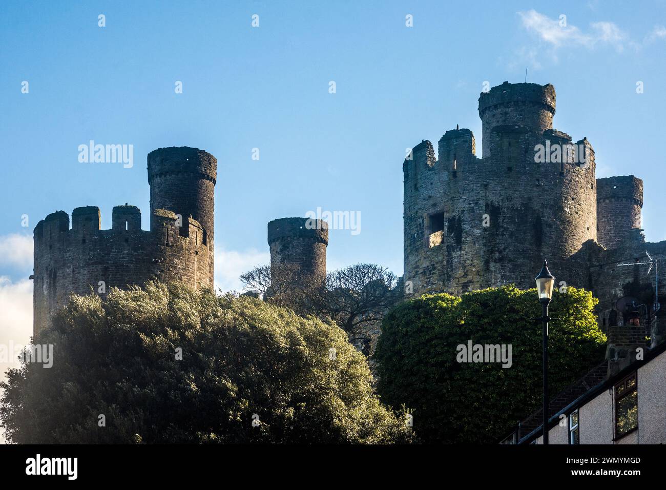 Conwy Castle was built by Edward I between 1283 and 1287 Stock Photo ...