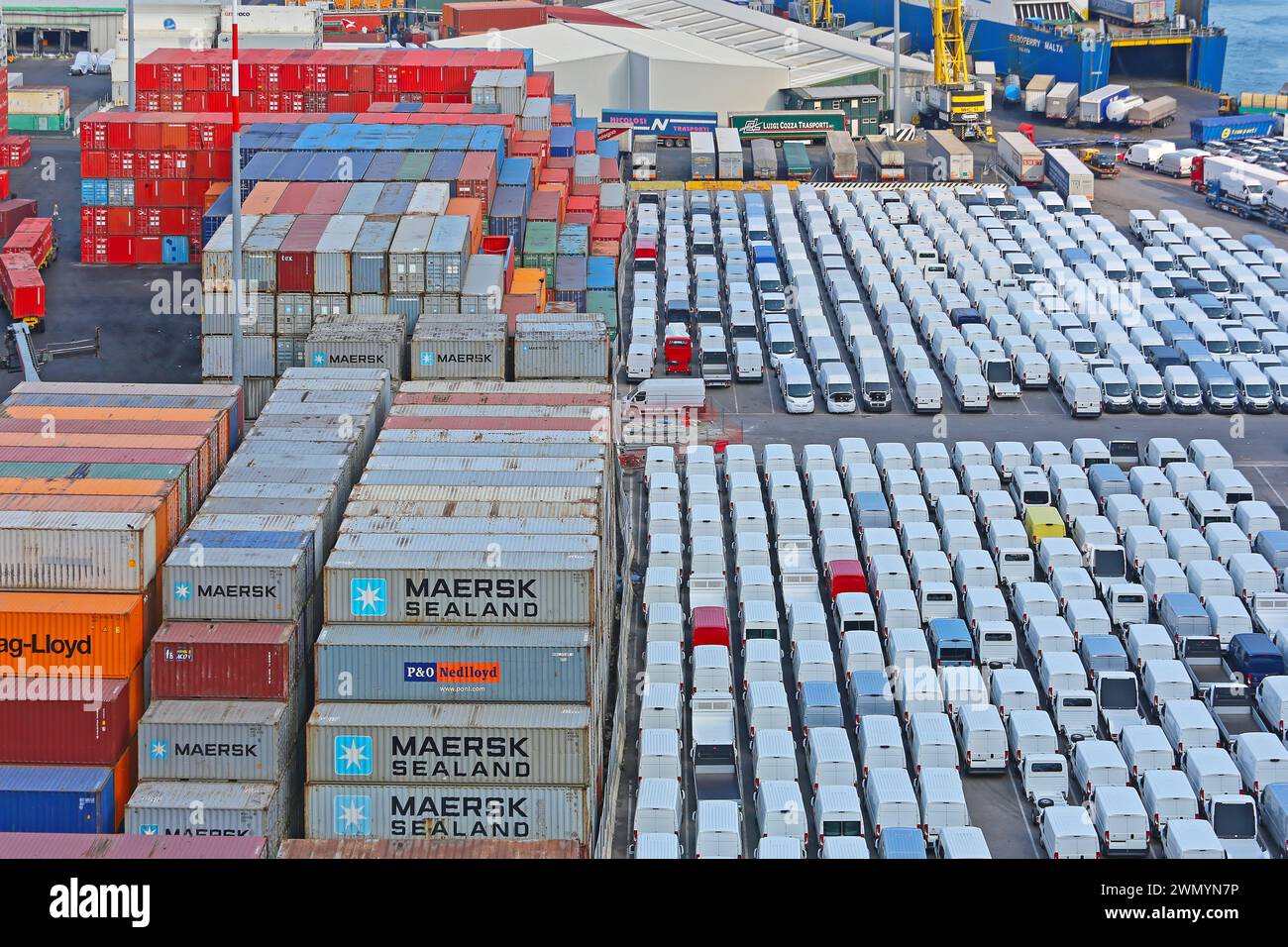 Cargo vans hi-res stock photography and images - Alamy