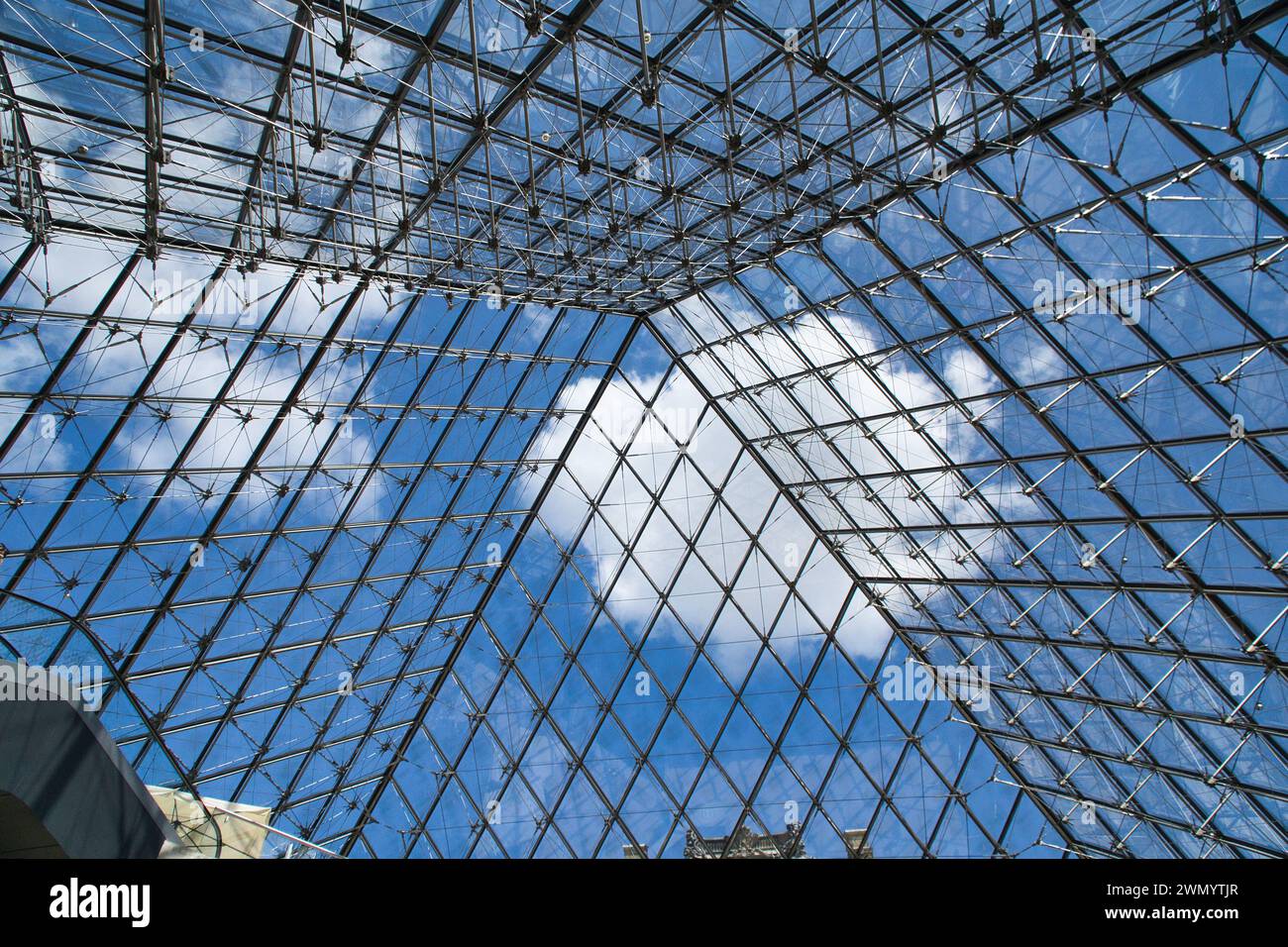 Modern window structure hi-res stock photography and images - Alamy