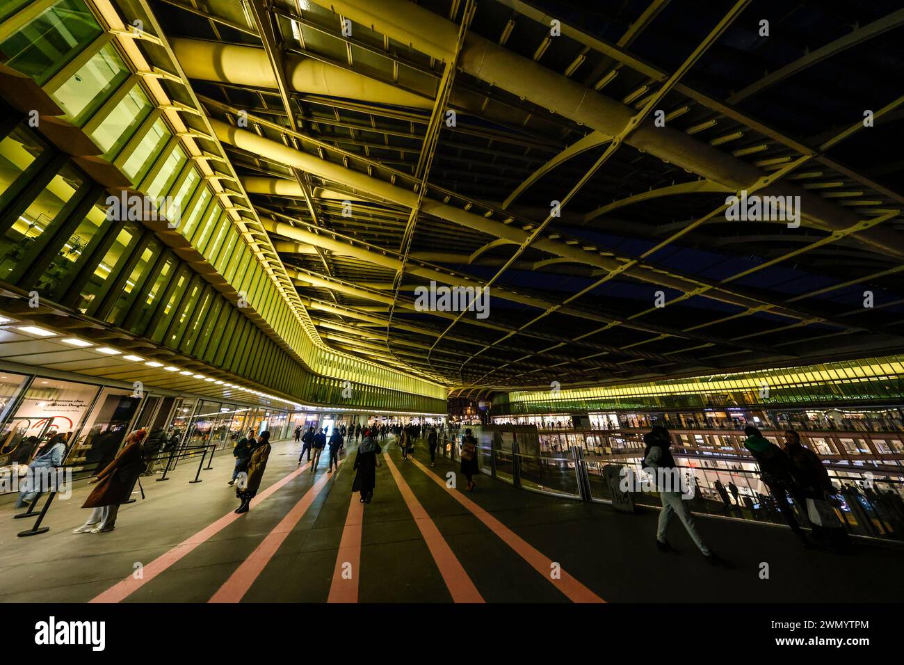 WESTFIELD FORUM DES HALLES PARIS Stock Photo - Alamy