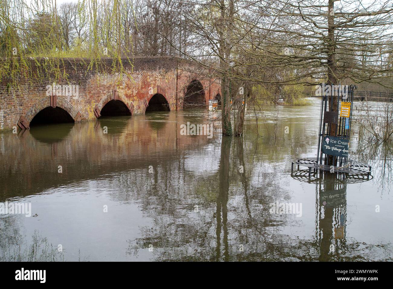 Sonning, Berkshire, UK. 28th February, 2024. The River Thames has burst ...