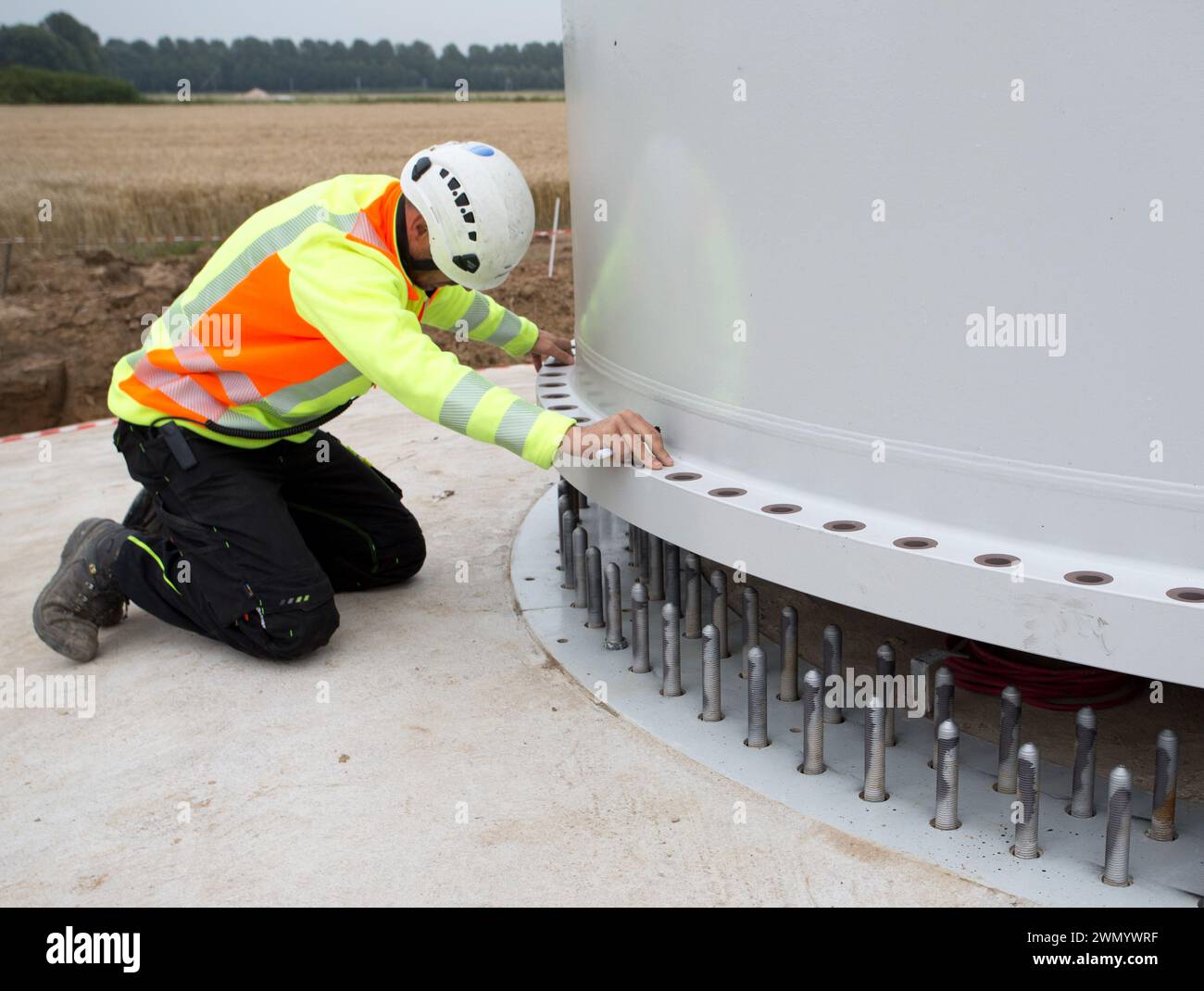 Installation of wind turbines in Ressen- Lifting a wind tower in Ressen ...
