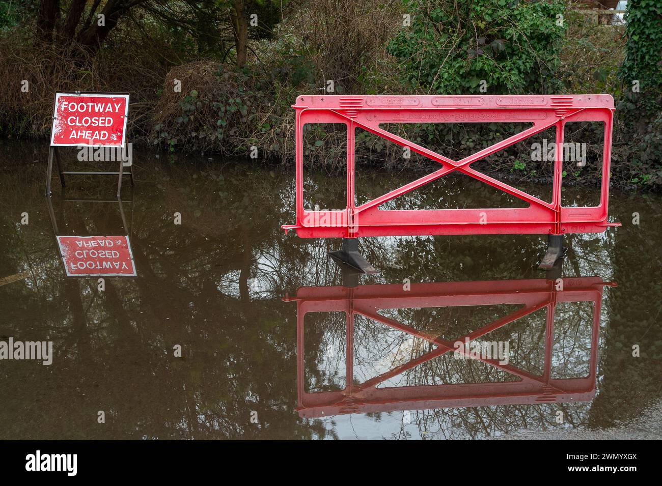 Sonning, Berkshire, UK. 28th February, 2024. The River Thames has burst ...