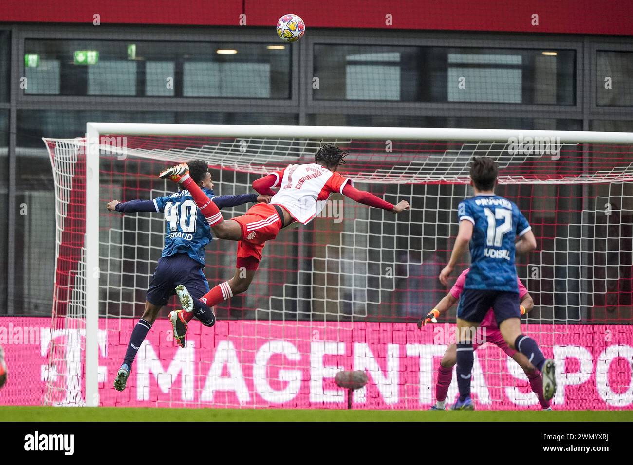 Kusi asare hi-res stock photography and images - Alamy