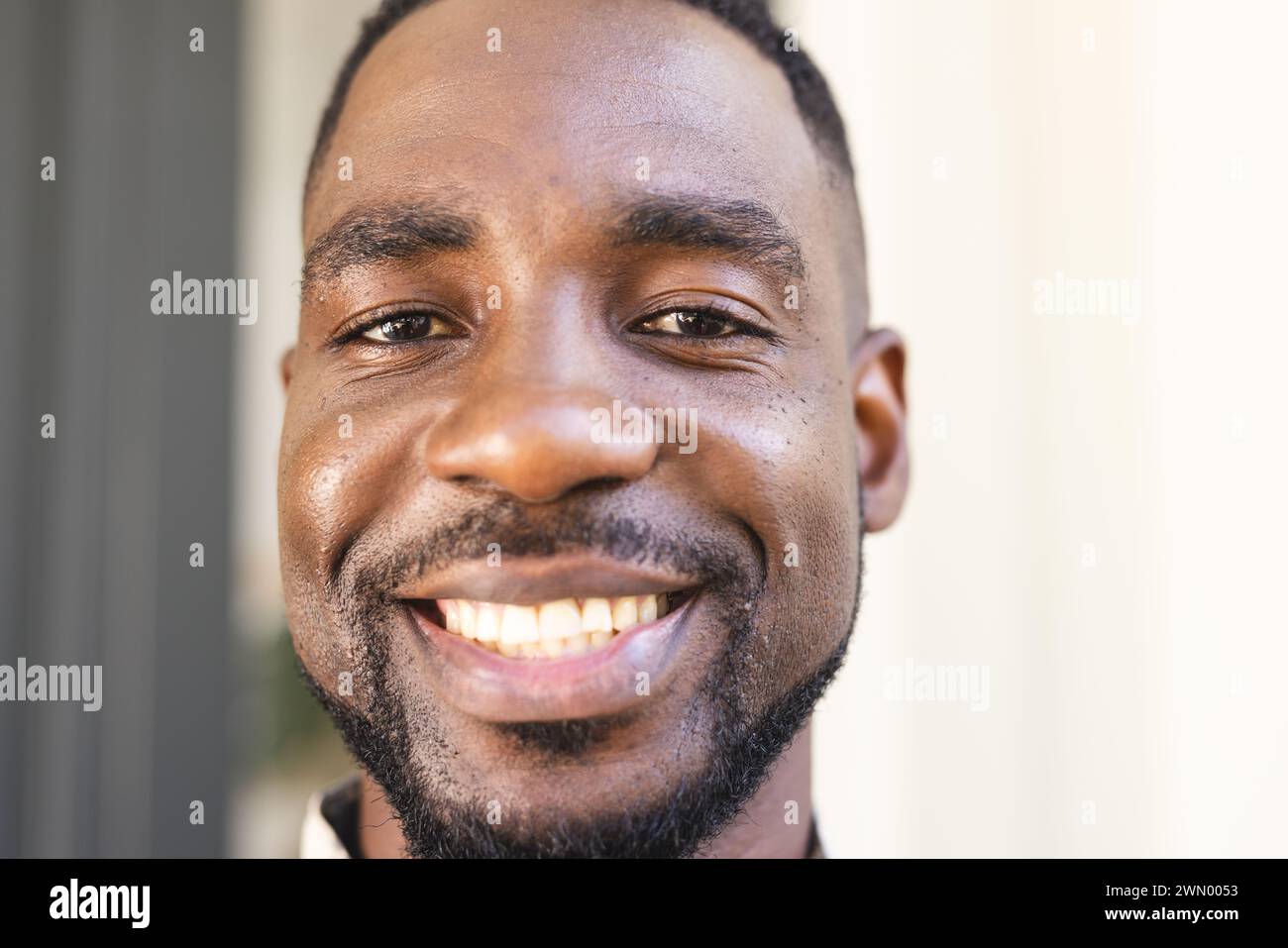 Guy with black hair hi-res stock photography and images - Alamy