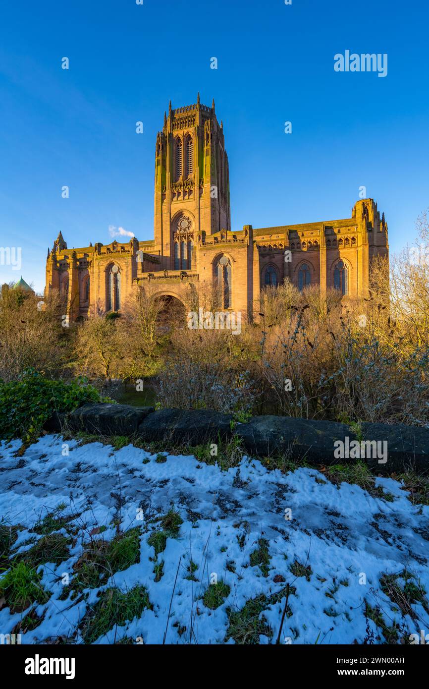 Liverpool cathedral snow hi-res stock photography and images - Alamy