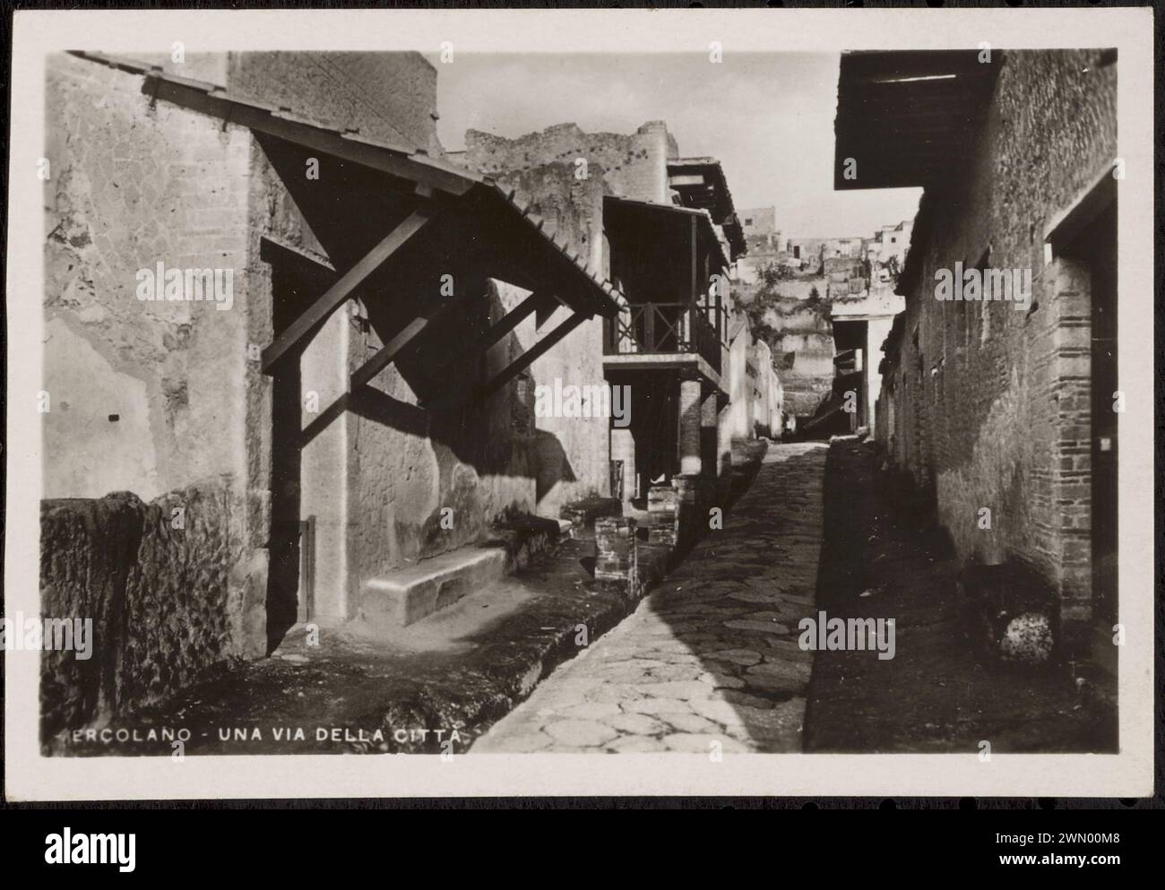 Una vía hi-res stock photography and images - Alamy