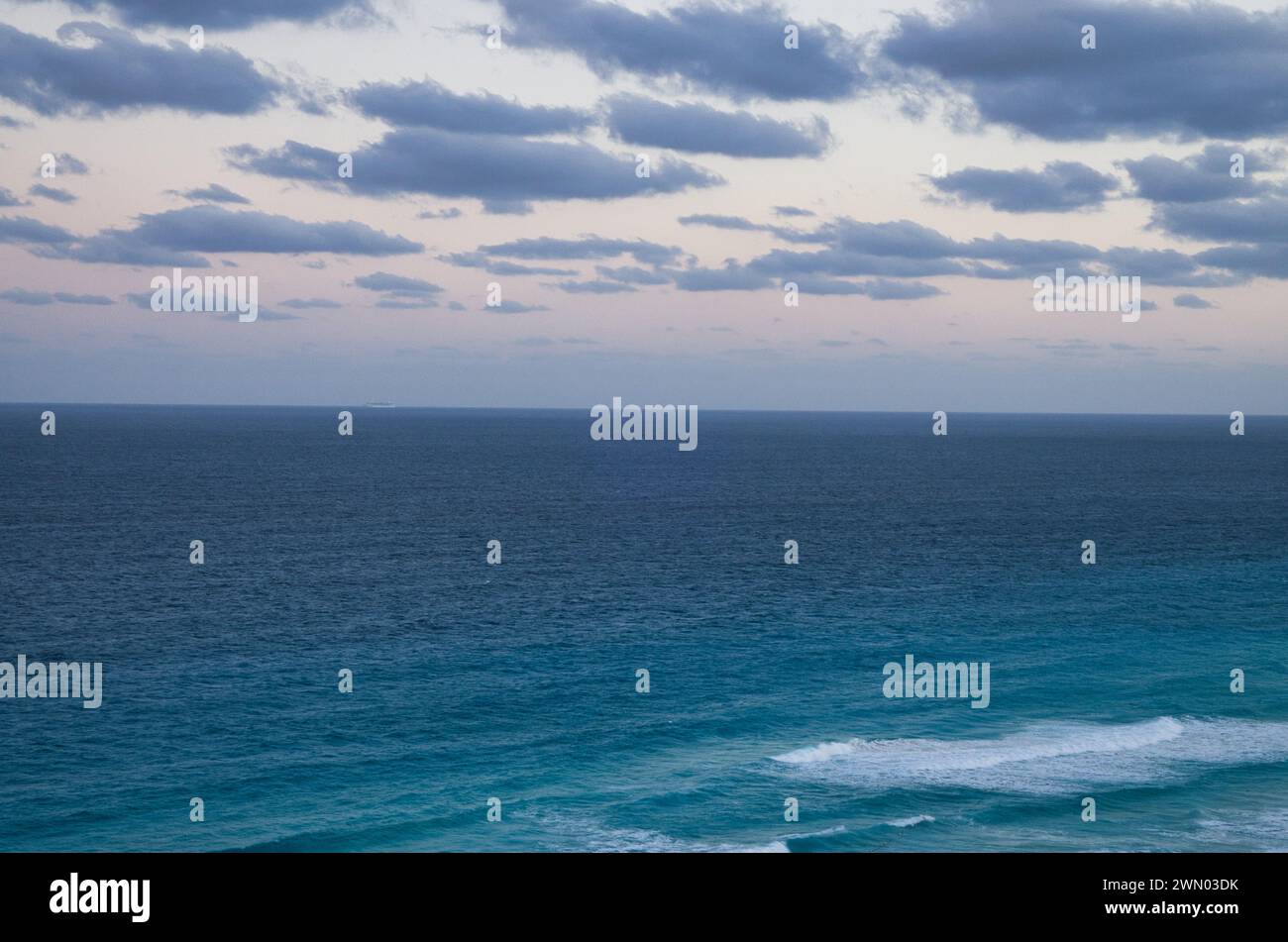 Mexican city scape hi-res stock photography and images - Alamy