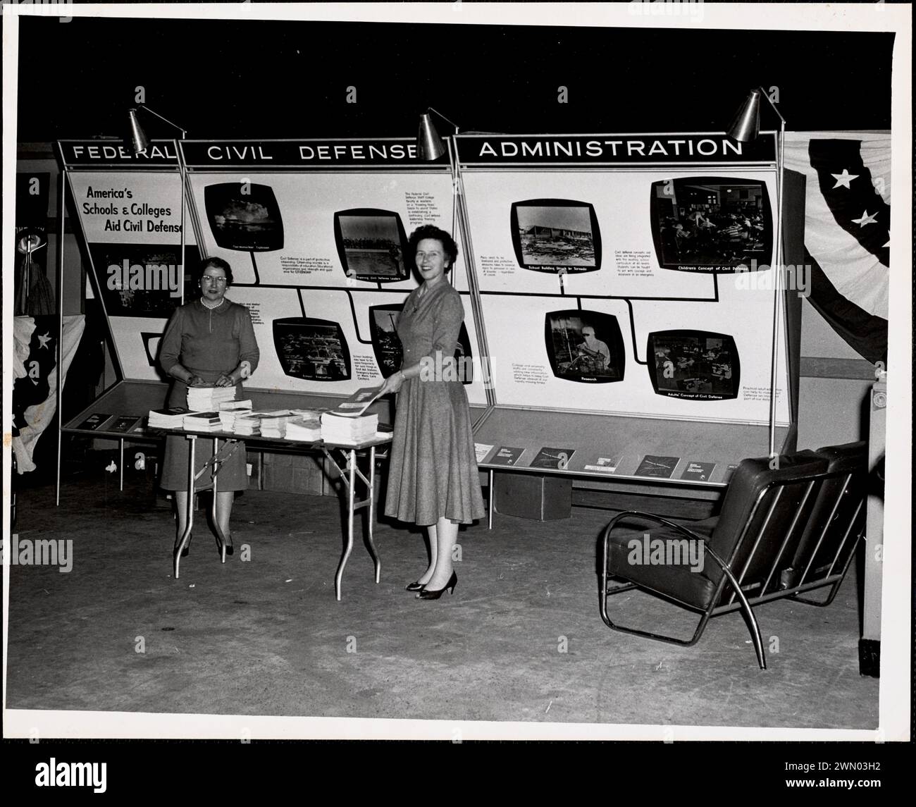 05 shelf locator exhibi hi-res stock photography and images - Alamy