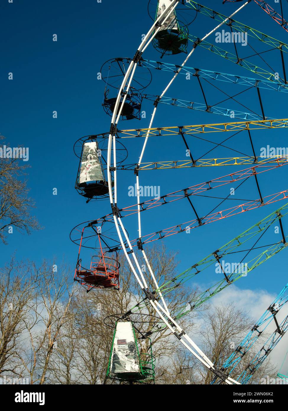 Sparkling ferris wheel hi-res stock photography and images - Alamy