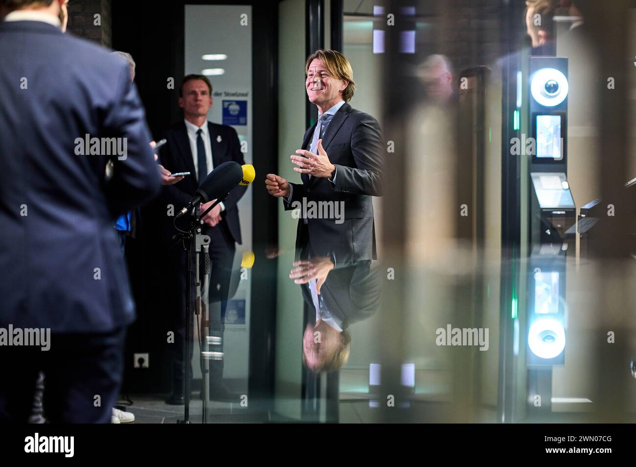 THE HAGUE - Informer Kim Putters after the new rounds of discussions ...