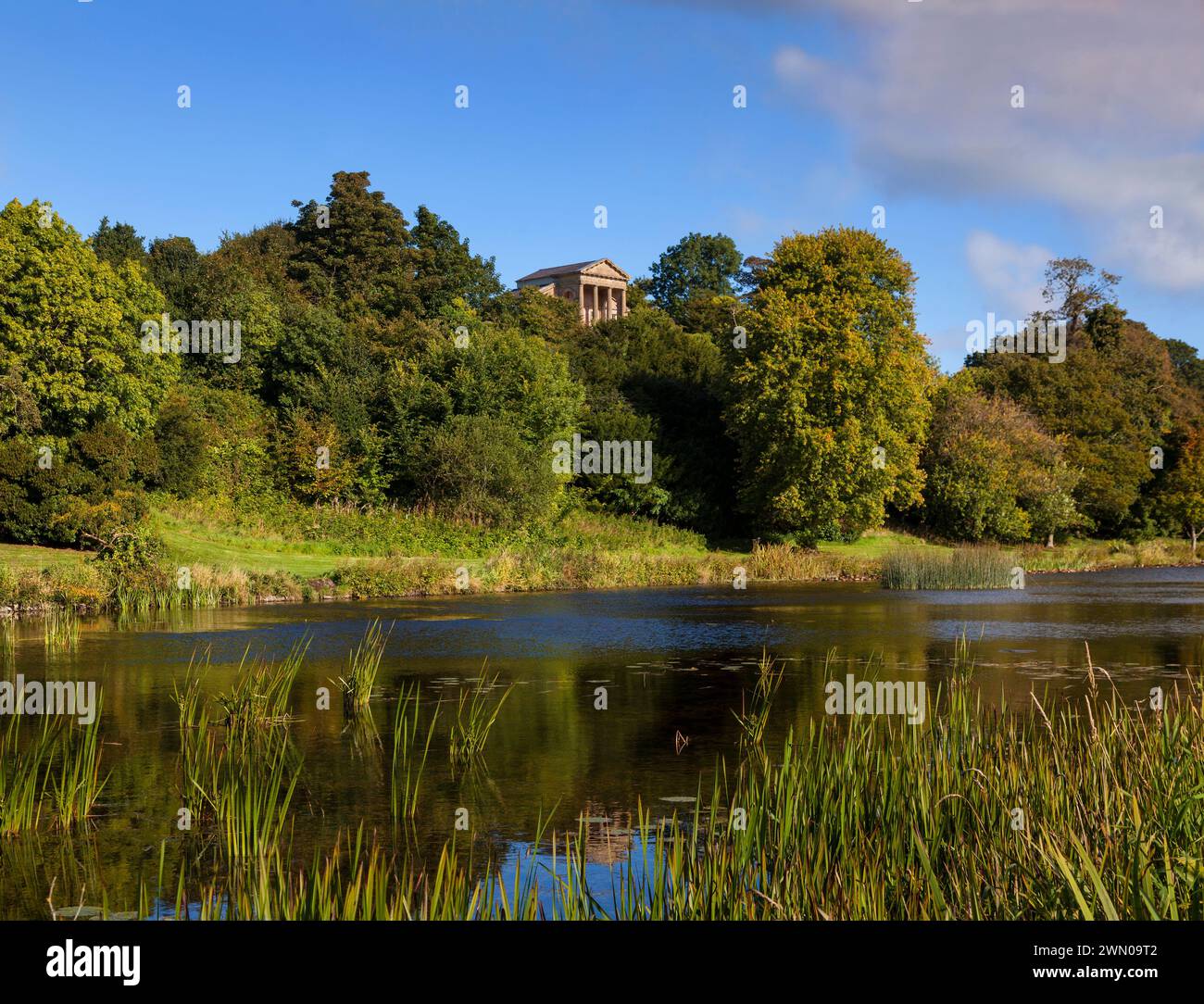 18th century manor house hi-res stock photography and images - Alamy