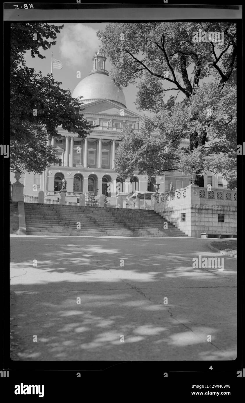Boston state house Black and White Stock Photos & Images - Alamy