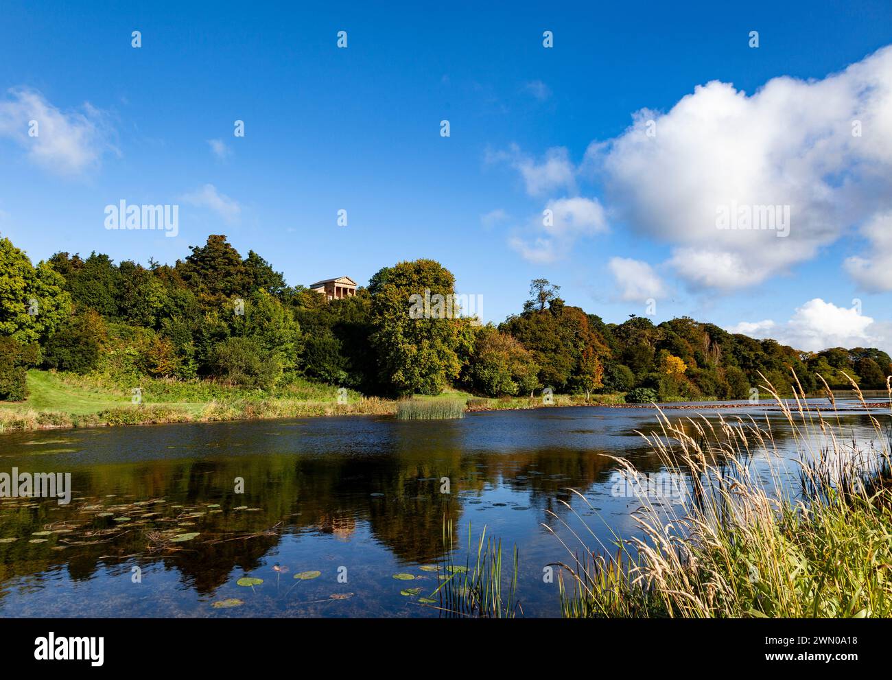 18th century manor house hi-res stock photography and images - Alamy