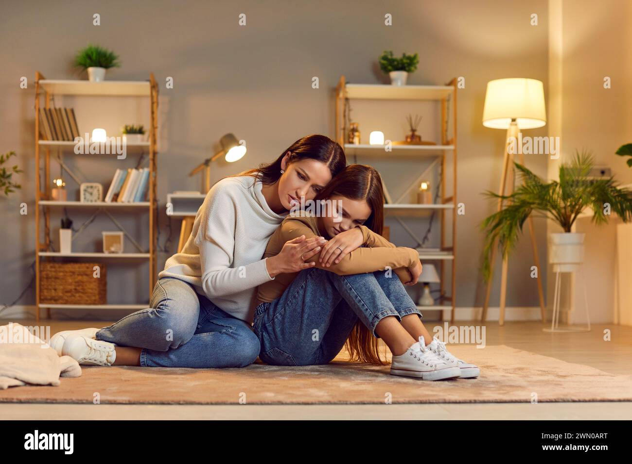 Adult mother and daughter talk sad hi-res stock photography and images ...