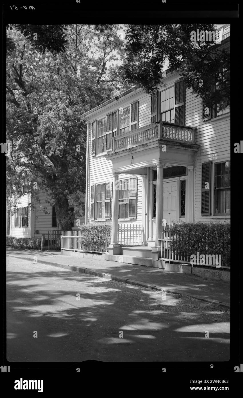 Flat-corniced portico, Edgartown, Martha's Vineyard. Flat-corniced ...