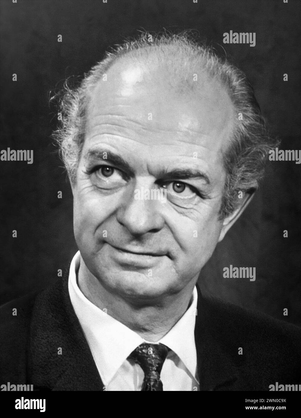 Linus Pauling. Portrait of the American chemist and peace activist ...