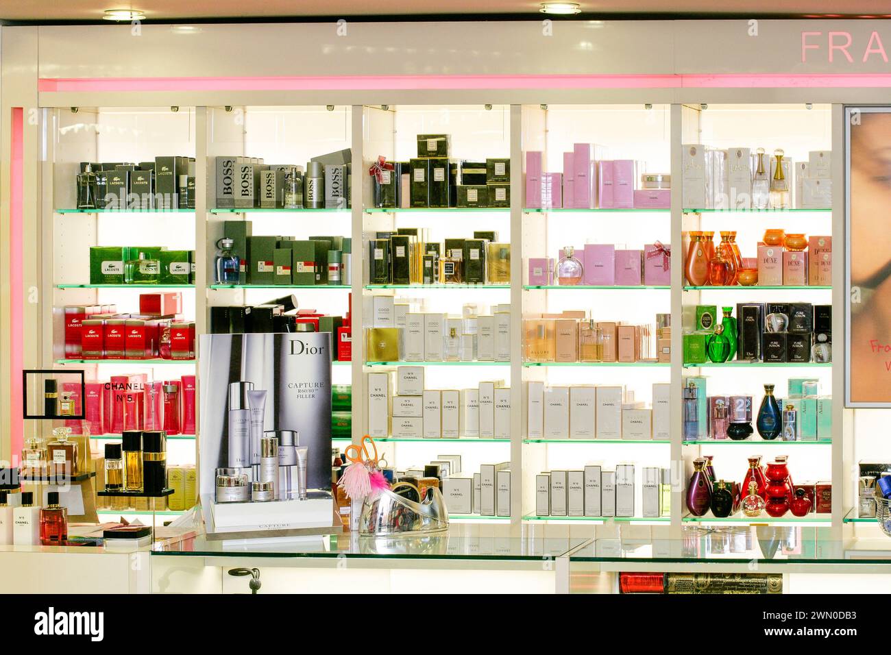 Perfume counter hi-res stock photography and images - Alamy