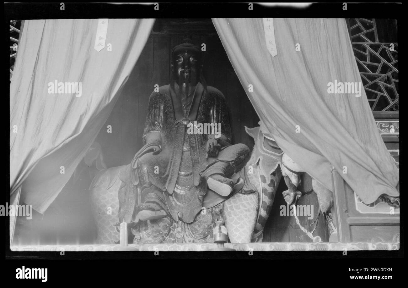 Statue in Nanking. Statue in Nanking Stock Photo - Alamy