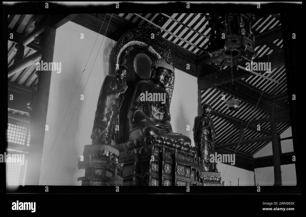 Statue in Nanking temple. Statue in Nanking temple Stock Photo - Alamy