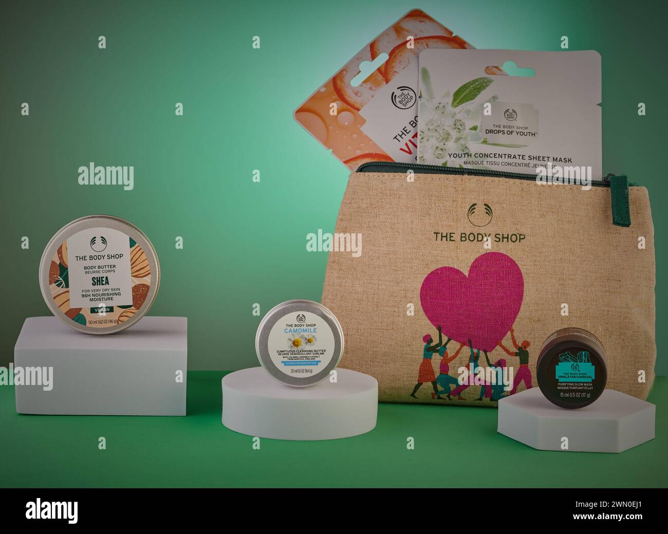 The body shop products hi-res stock photography and images - Alamy