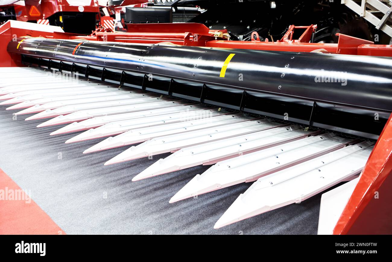 Rowless sunflower reaper for harvesting crops Stock Photo - Alamy