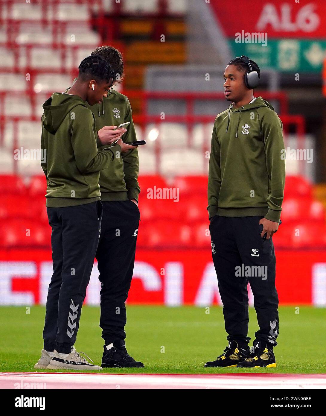 Southampton players inspect the pitch before the Emirates FA Cup fifth ...