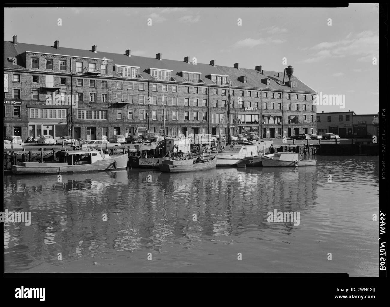 Stone piers Black and White Stock Photos & Images - Alamy
