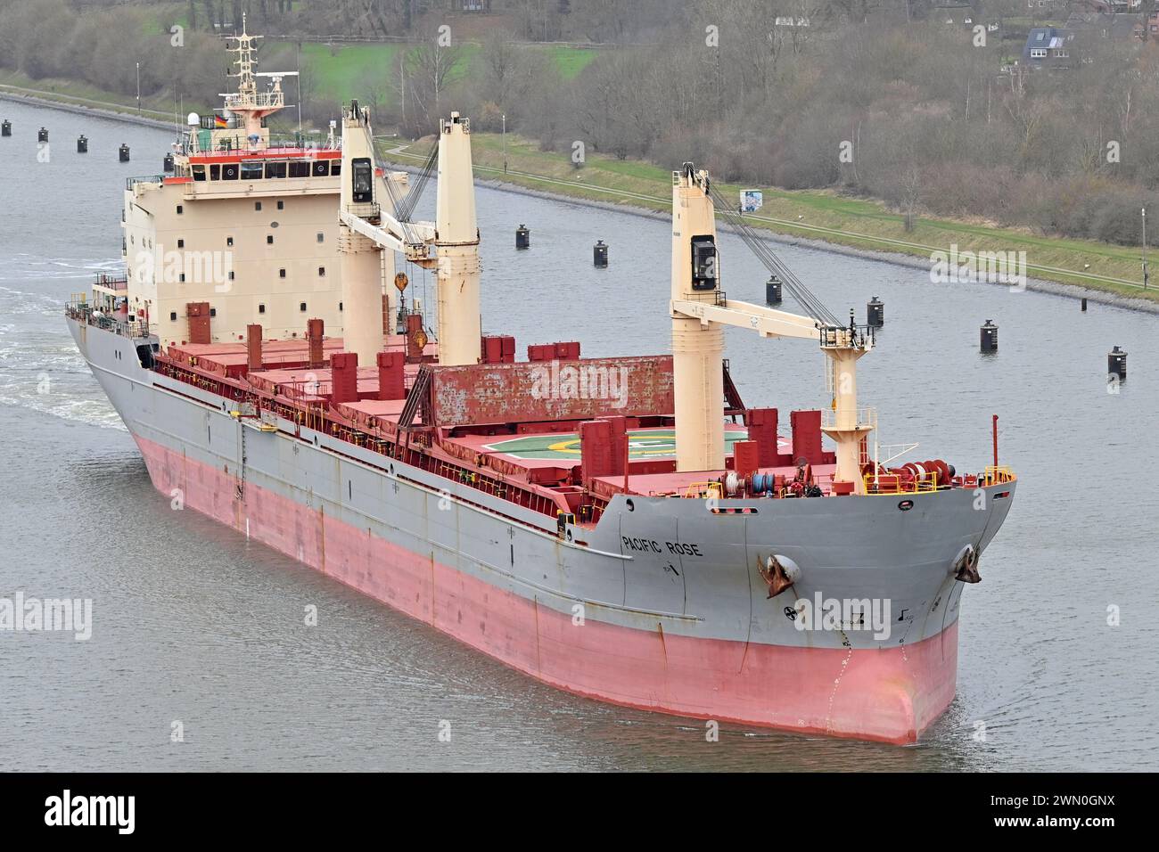 Bulkcarrier PACIFIC ROSE passing the KIel Canal Stock Photo - Alamy