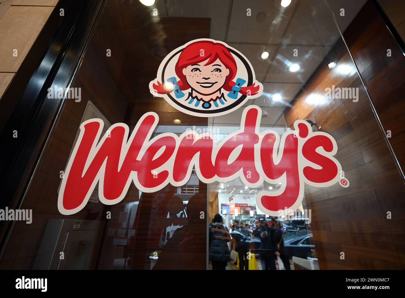 Dynamic pricing hi-res stock photography and images - Alamy