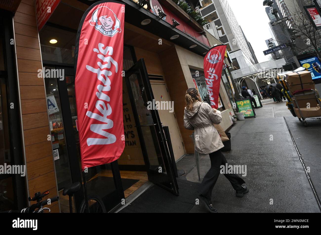 Dynamic pricing hi-res stock photography and images - Alamy