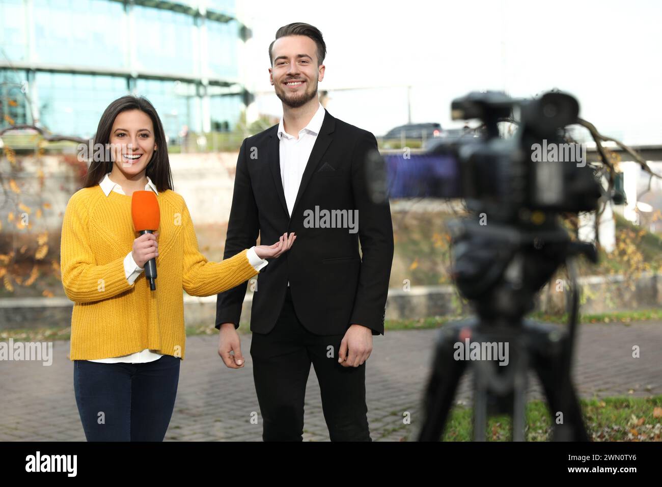 Interviewing speaker hi-res stock photography and images - Alamy
