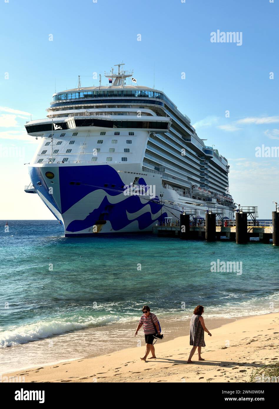 Enchanted princess ship hi-res stock photography and images - Alamy