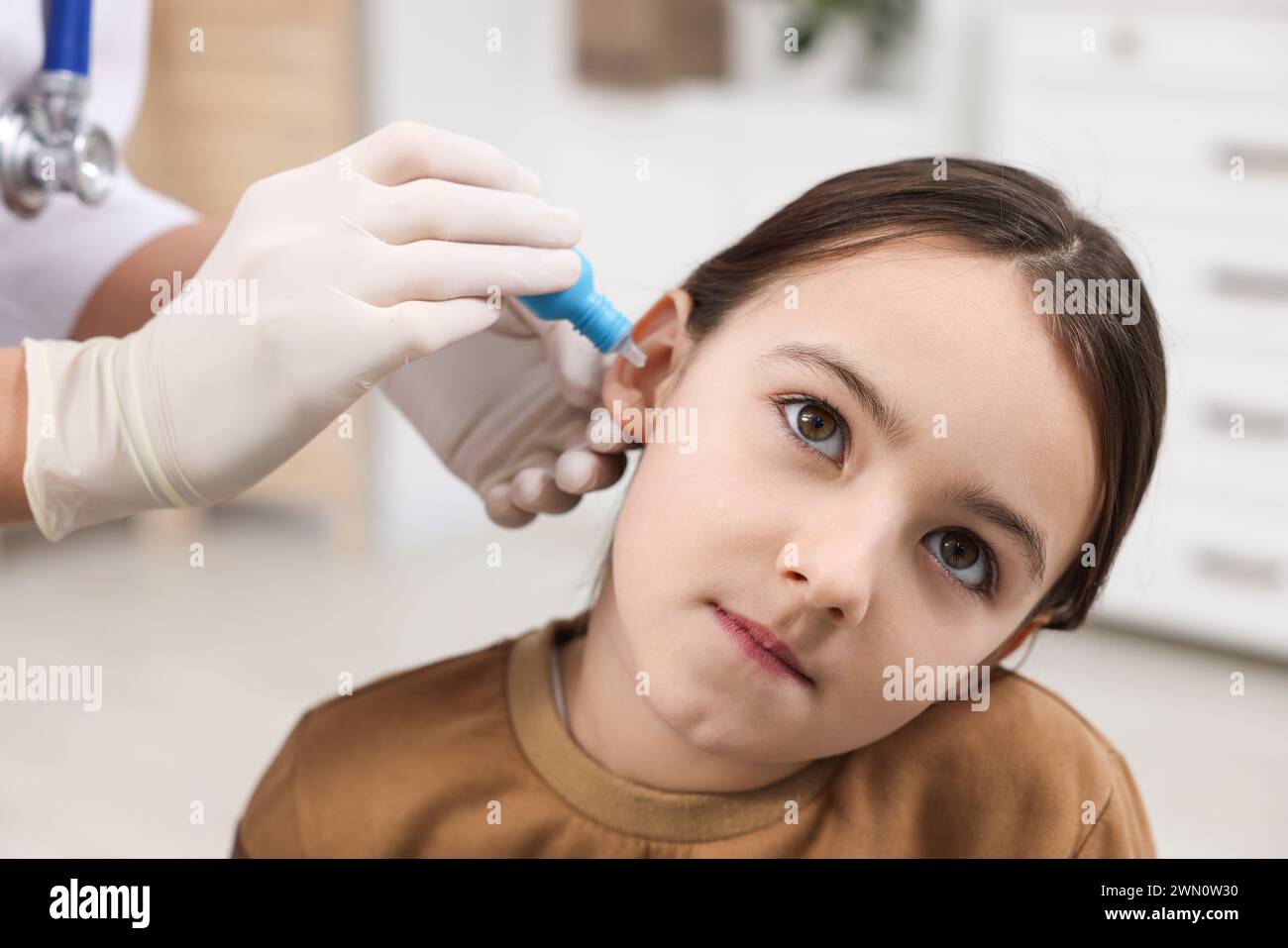 Tween doctor hi-res stock photography and images - Alamy