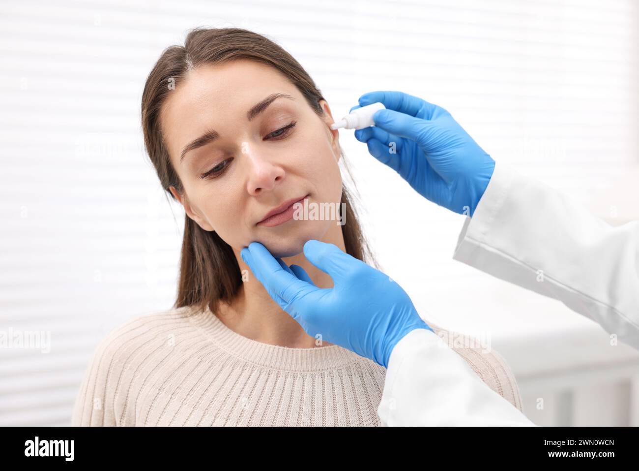 Ear drops and pipette hi-res stock photography and images - Alamy