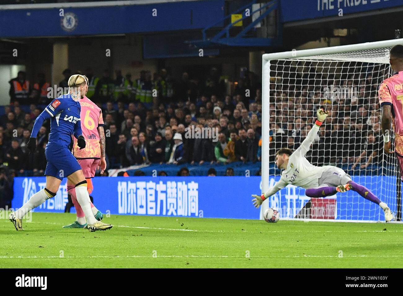 London, UK. 28th Feb, 2024. Mykhaylo Mudryk of Chelsea scores his teams ...
