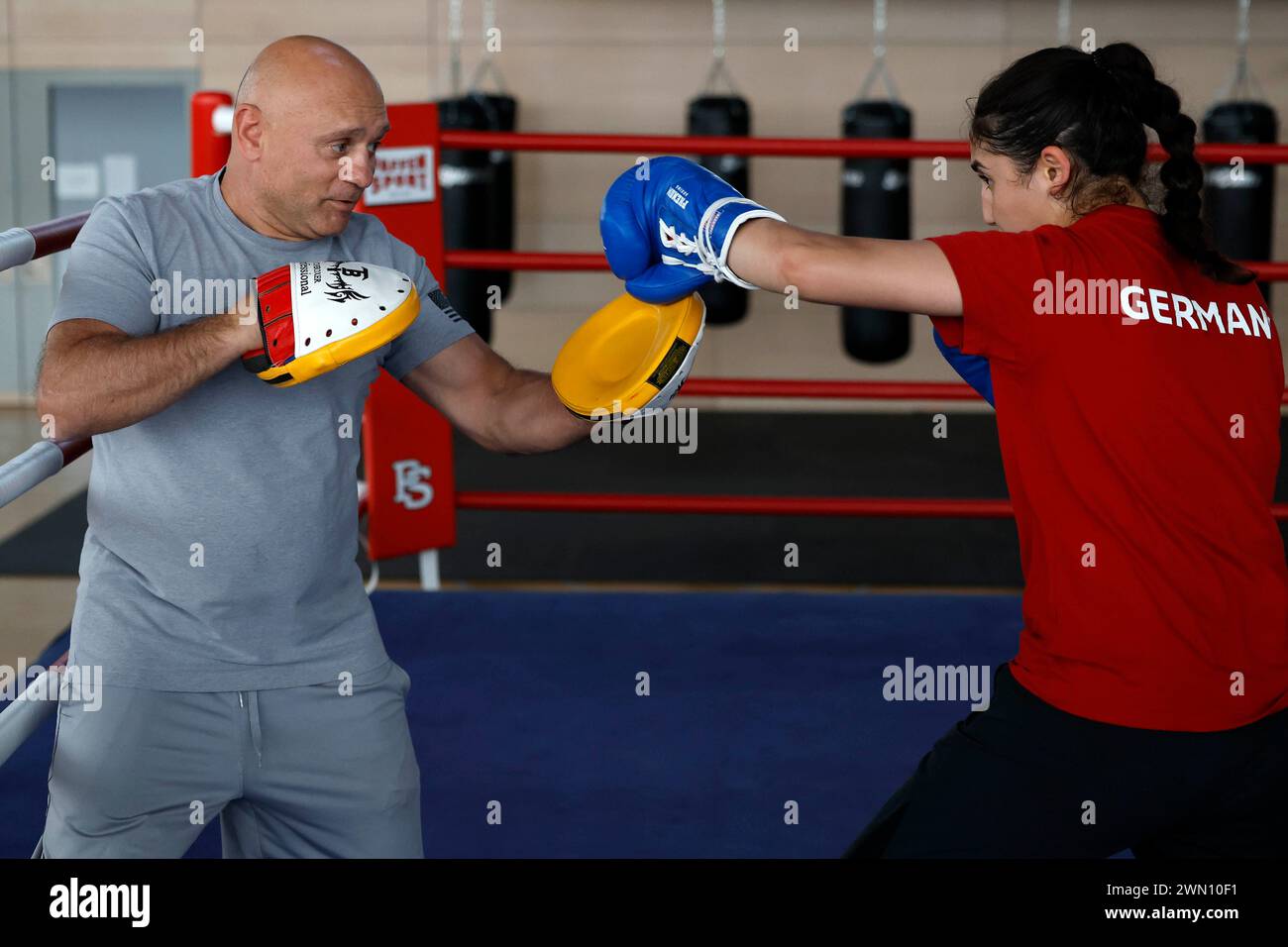 Stutzpunkttrainer hi-res stock photography and images - Alamy