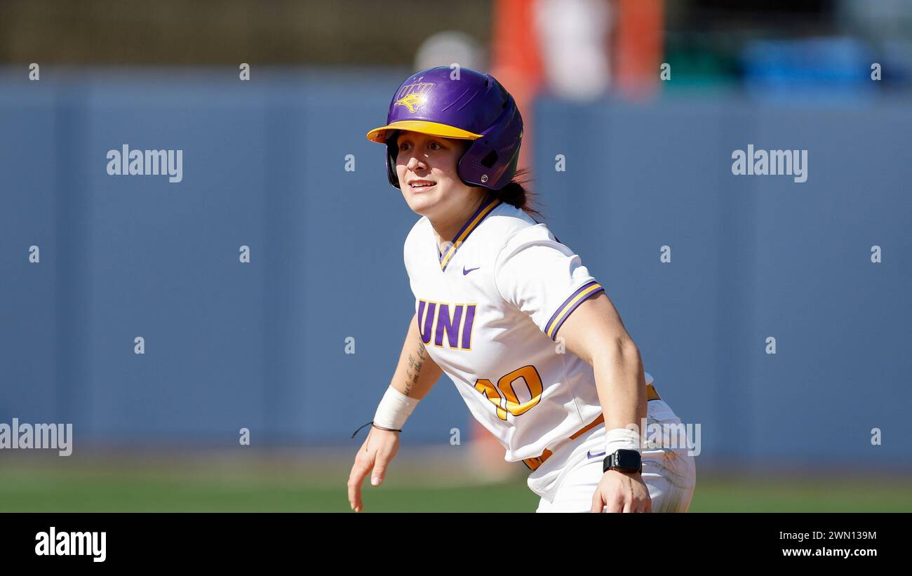 Northern Iowa's Alexis Pupillo (10) runs the bases during an NCAA ...