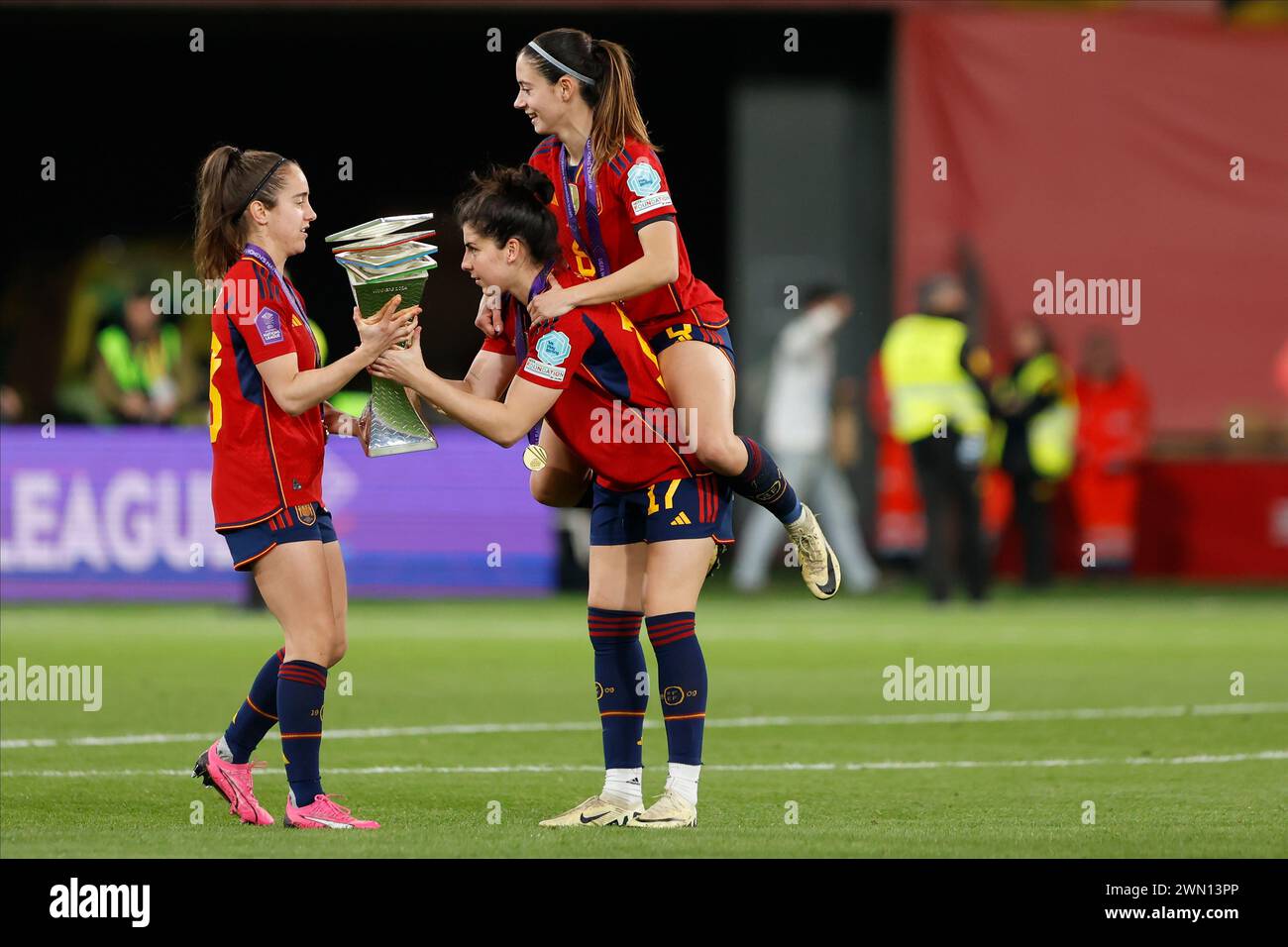 Aitana Bonamati and Lucia Garcia of Spain with the trophy during the ...
