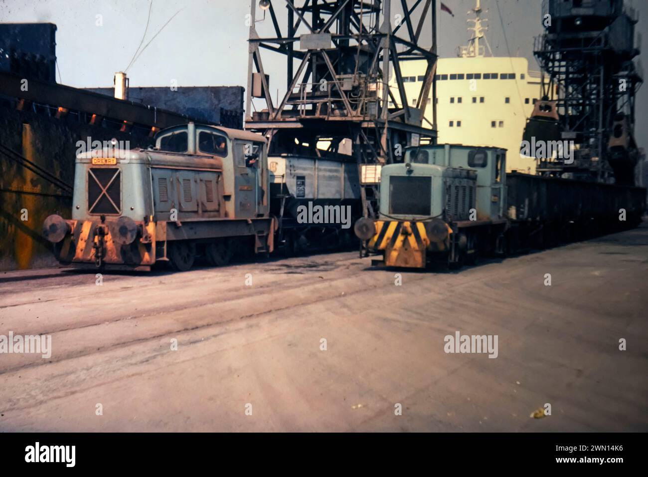 Industrial railway photographs standard gauge hi-res stock photography ...