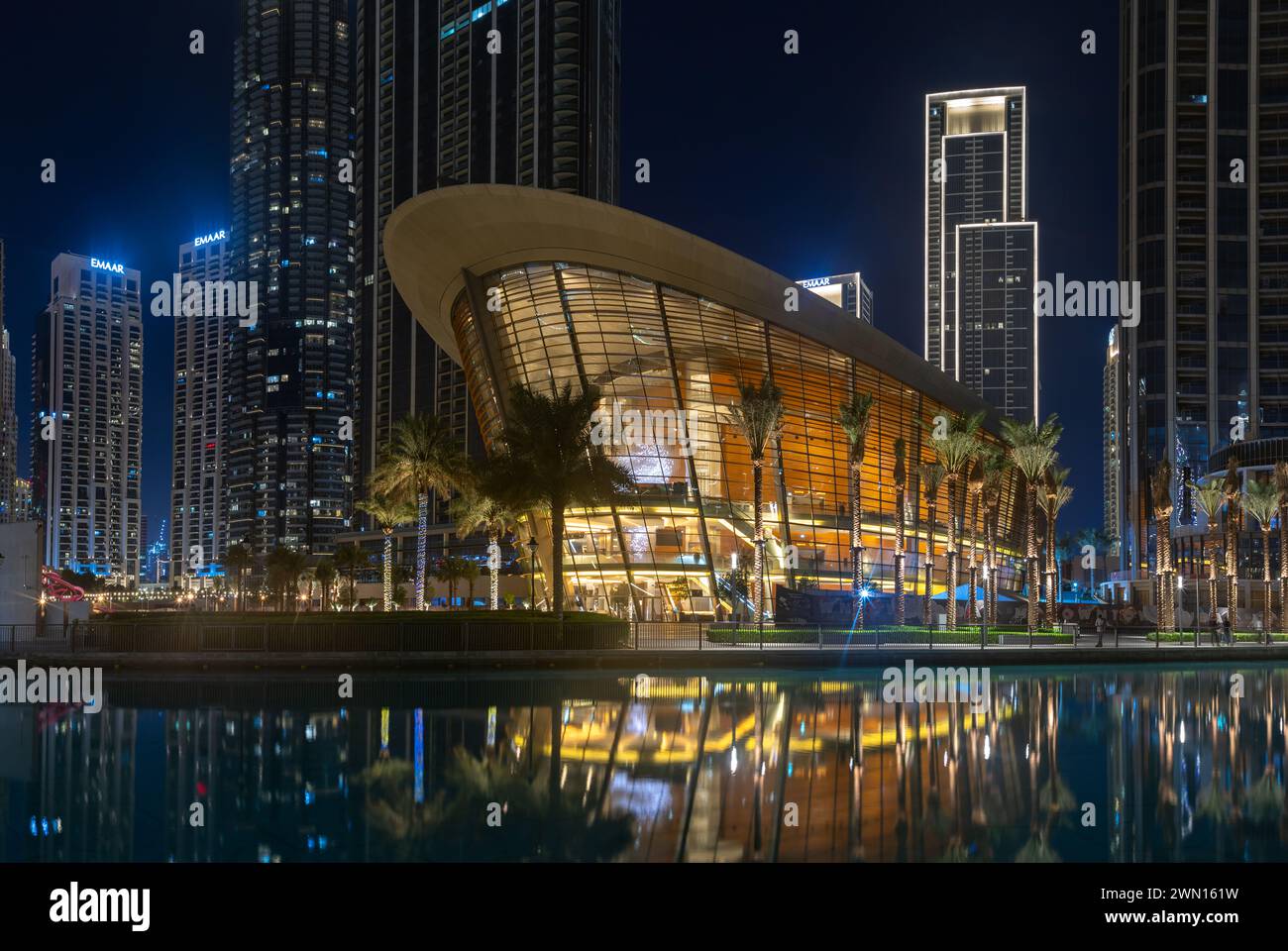 A picture of the Dubai Opera at night Stock Photo - Alamy