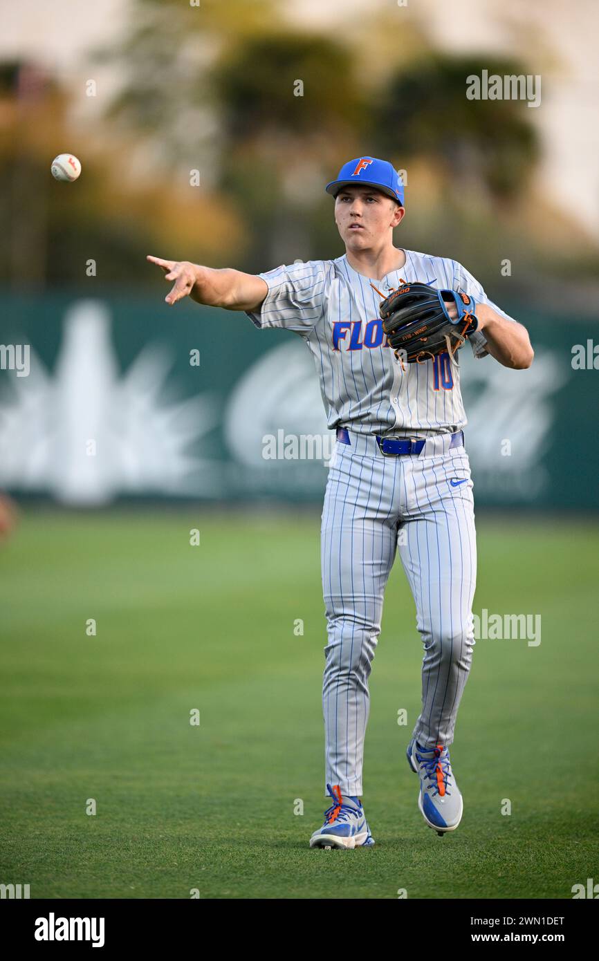 Florida's Colby Shelton (10) before an NCAA college baseball game ...