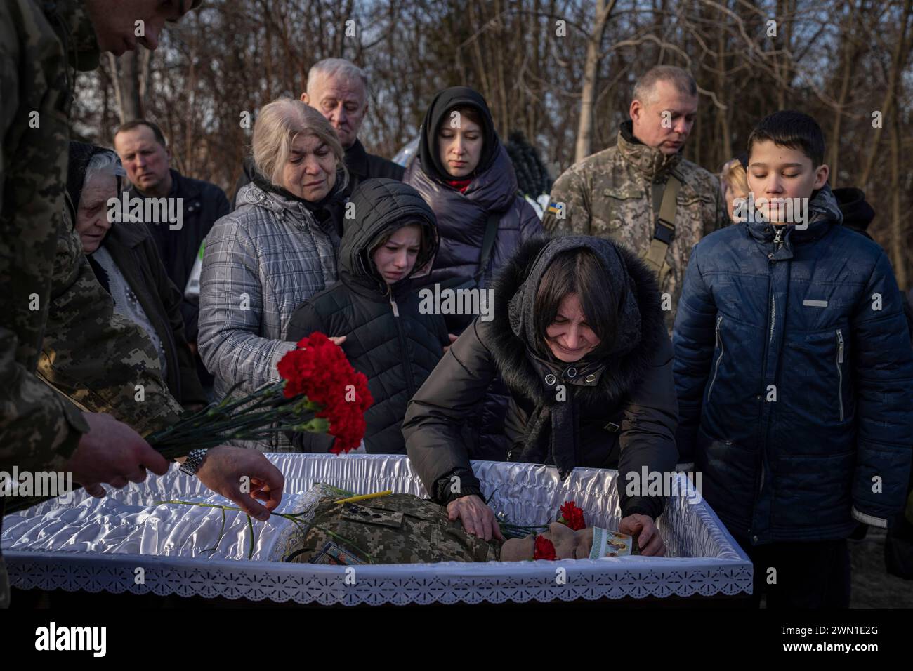 Nadia with her three children says goodbye to her husband Volodymyr ...