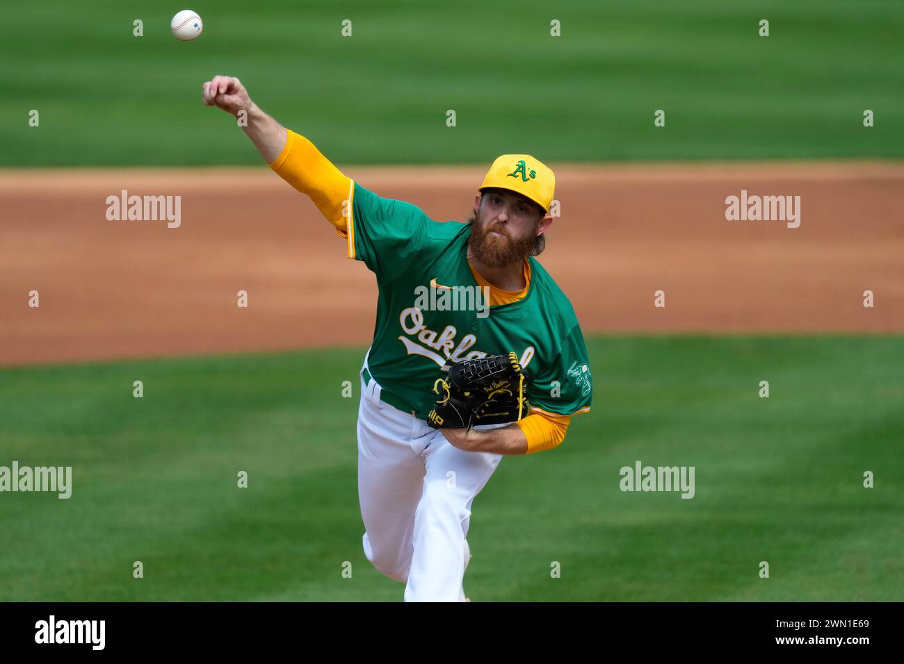 Oakland Athletics starting pitcher Paul Blackburn throws against the ...