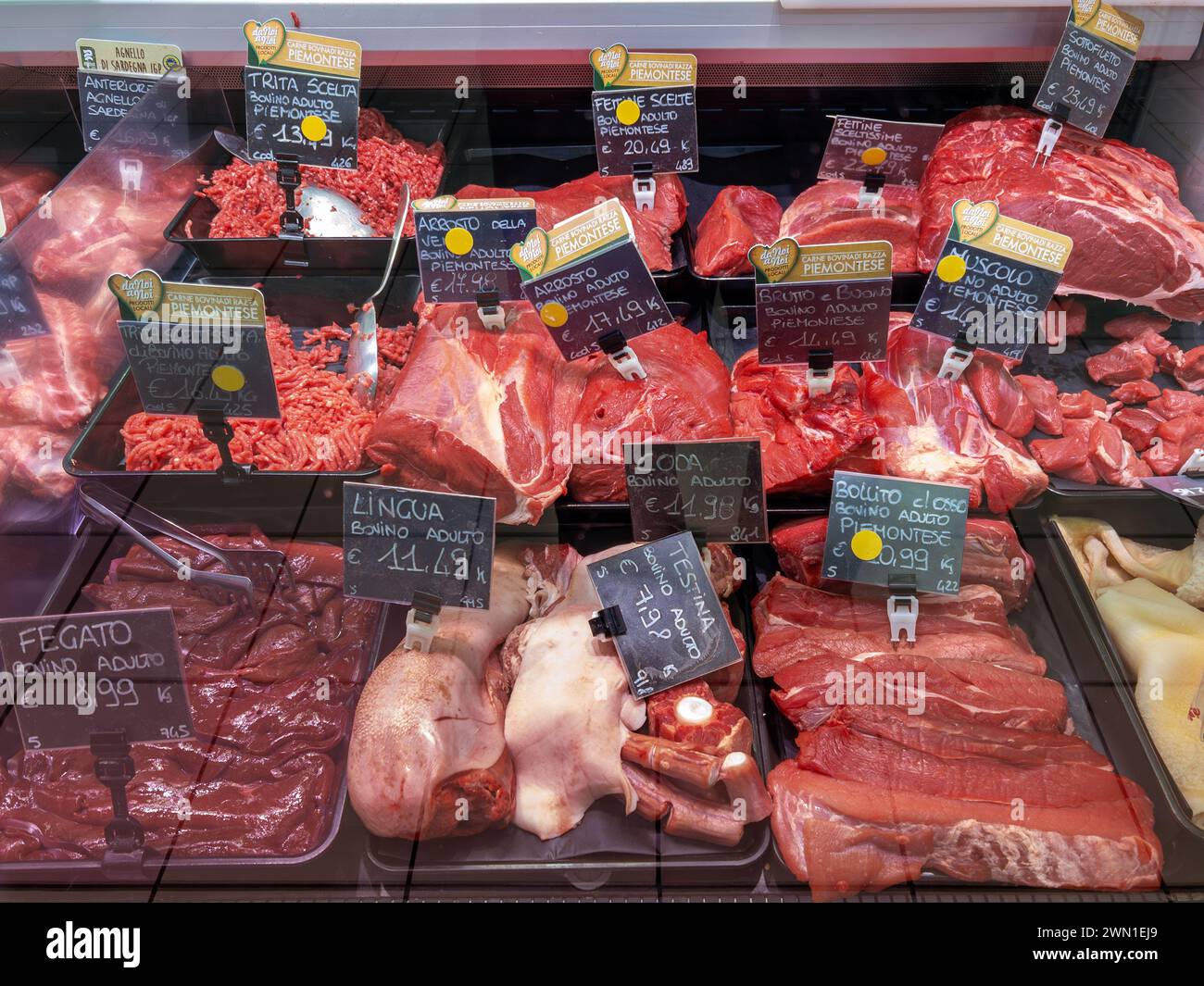 Rib of beef butcher hi-res stock photography and images - Alamy